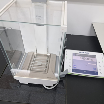 Semi Micro Analytical Balance – Iner-Tech